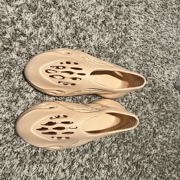 Shoes | Foam Runner Clogs | Poshmark